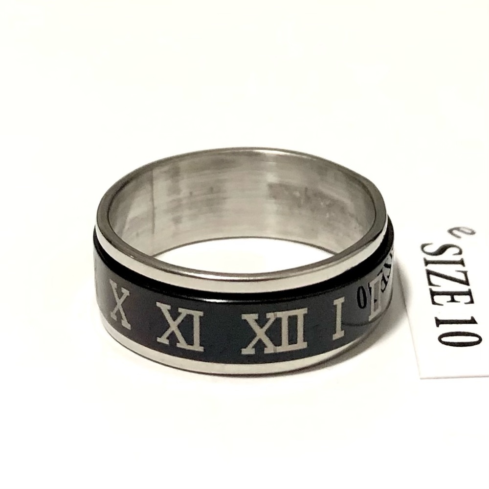 Roman Numerals Spinner Ring, Size 10 - Gem
